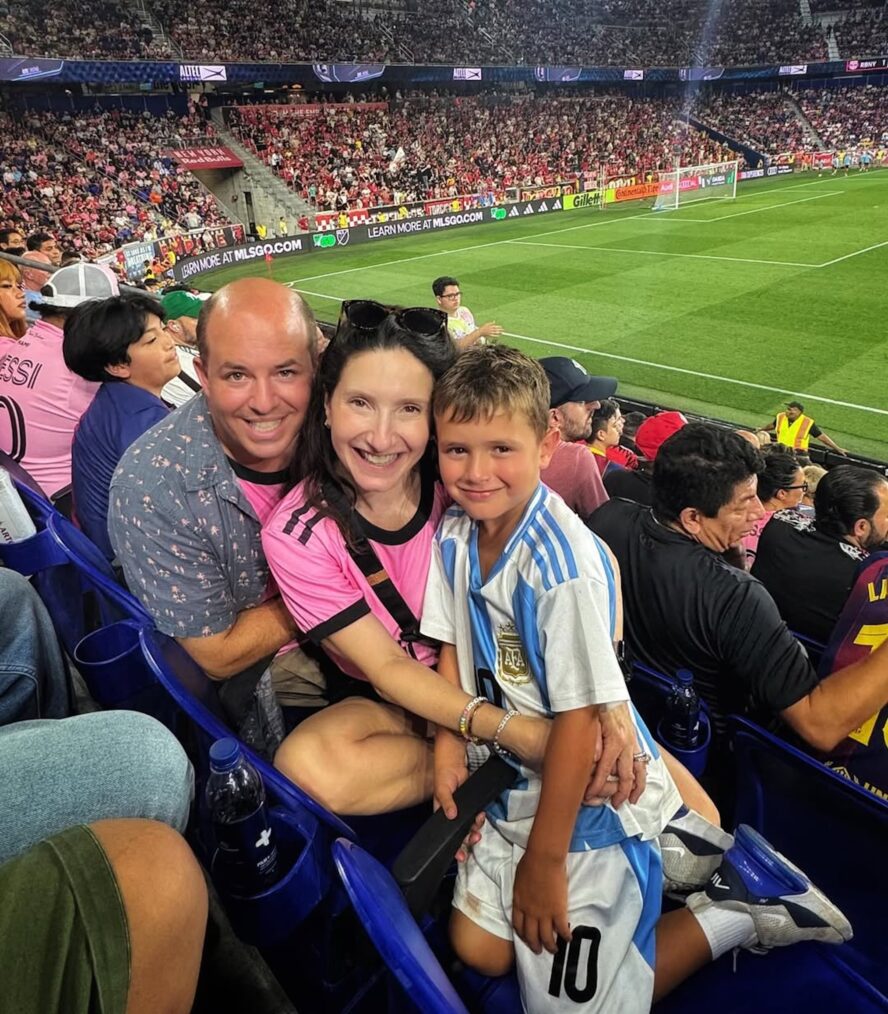 CNN Brian Stelter’s 5-Year-Old Son Accidentally Crashes His Live TV Interview | Entertainment ...