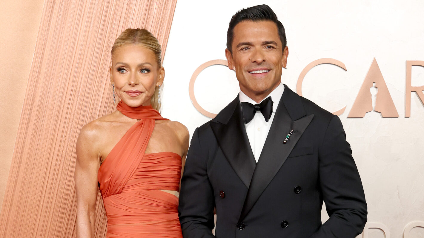 ESPN's 'Running With the Wolves': Kelly Ripa and Mark Consuelos Buy ...