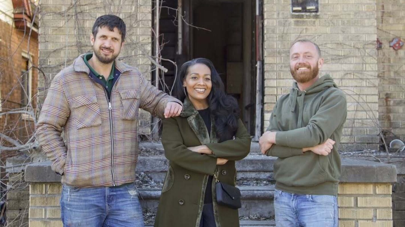 HGTV'S Shea Hicks-Whitfield Gives First Look at 'Bargain Block's Final ...